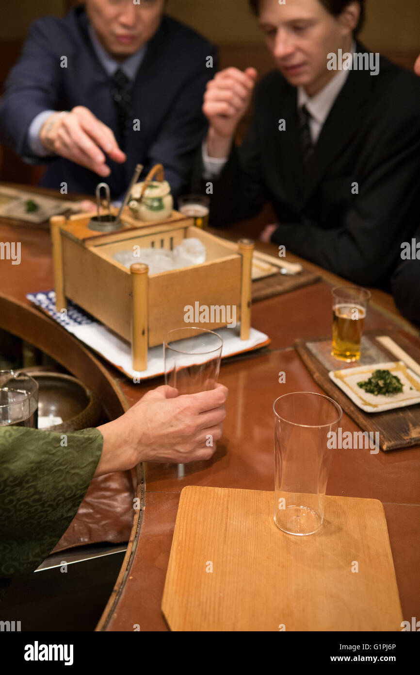 Japanese bar hi-res stock photography and images - Alamy