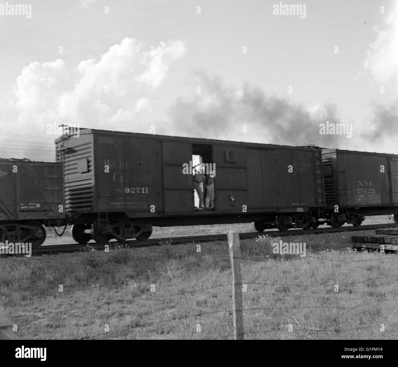 Railroad boxcar hi-res stock photography and images - Alamy