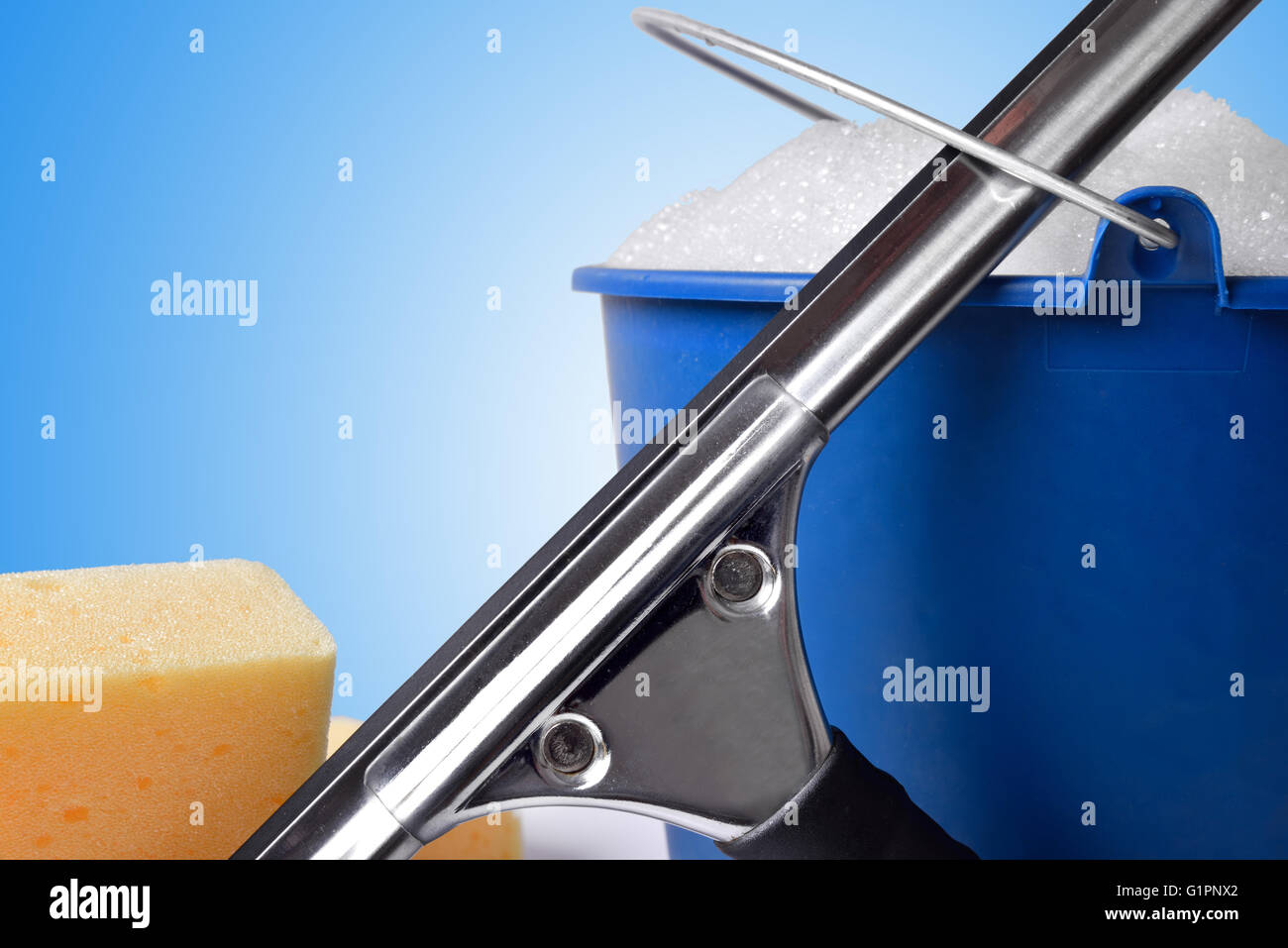 Clean up tools hi-res stock photography and images - Alamy
