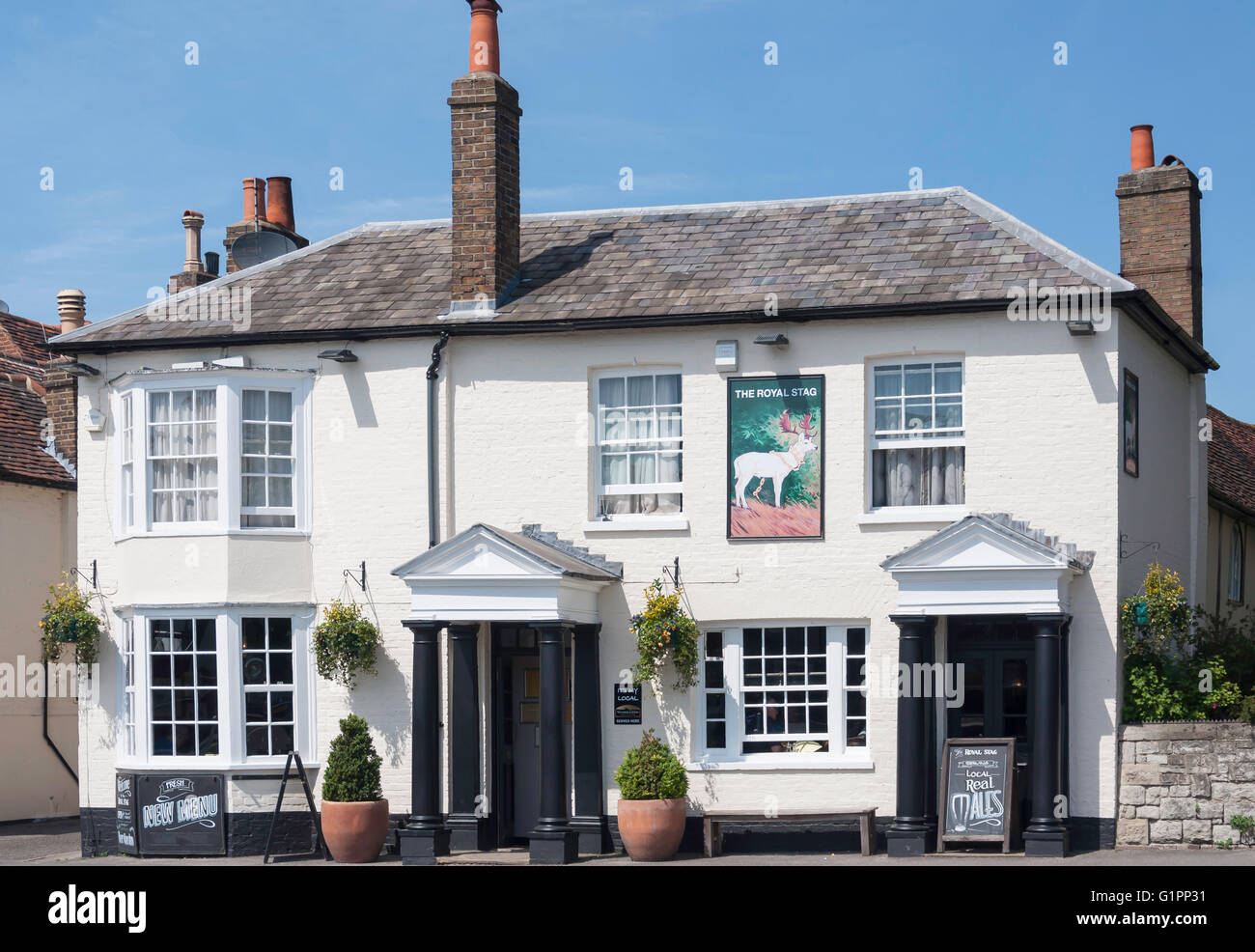 15th century The Royal Stag Pub, The Green, Datchet, Berkshire, England ...