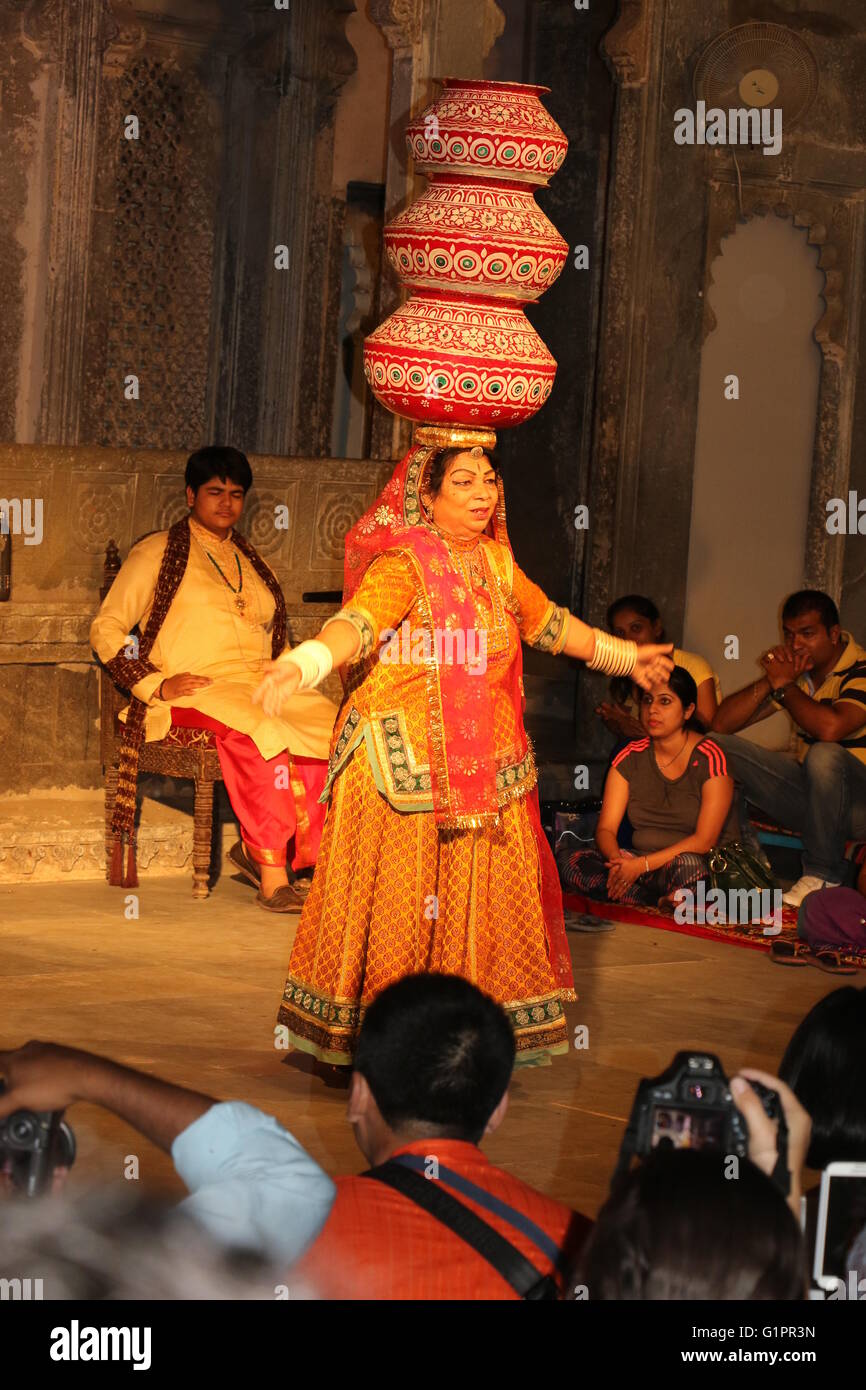 Rajasthani dancer with musical instrument hi-res stock photography and ...