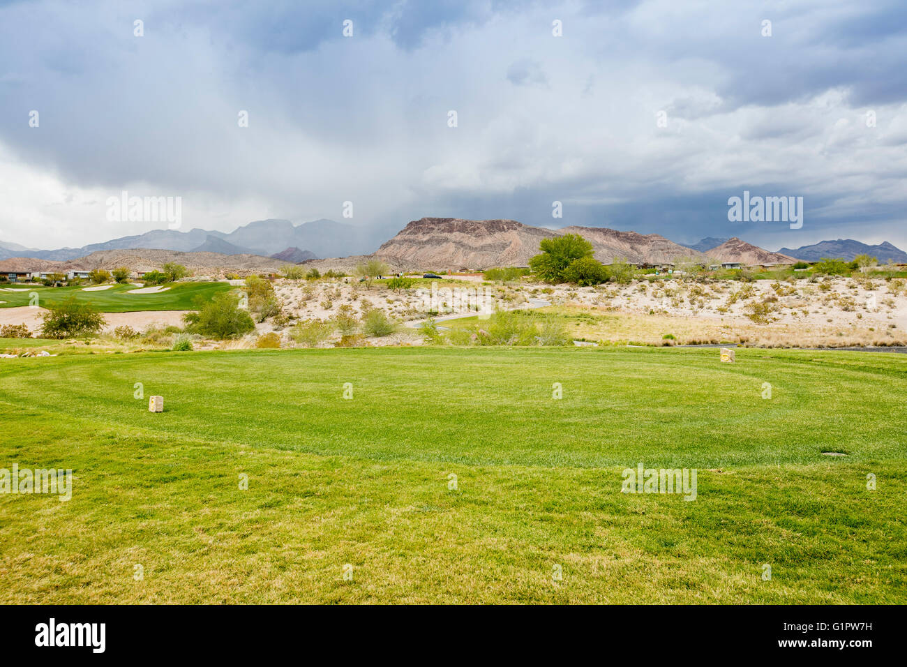 Desert golf courses hi-res stock photography and images - Alamy