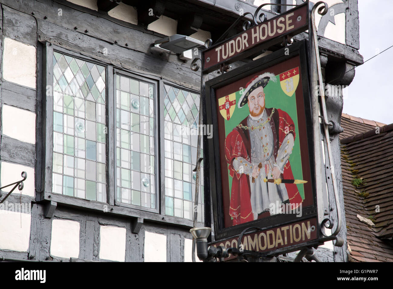 Tudor house hotel hi-res stock photography and images - Alamy