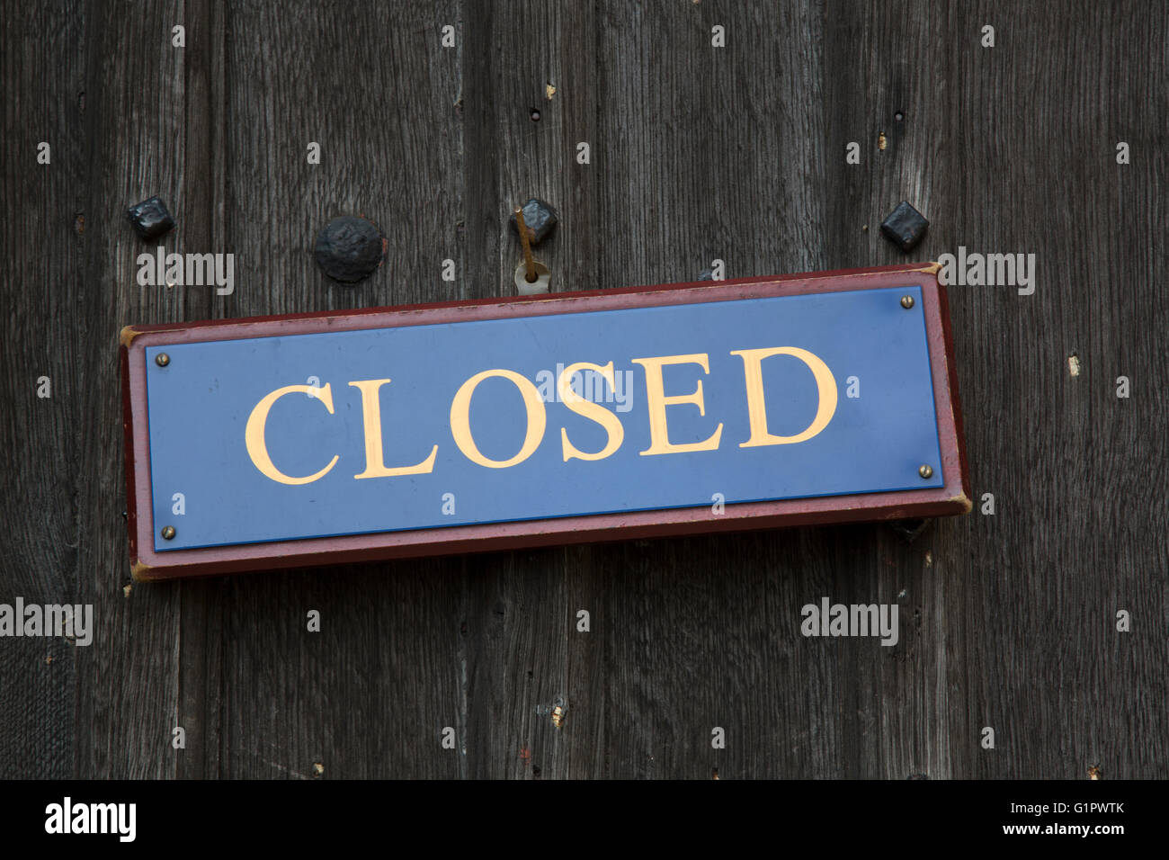 Closed Sign on Wooden Door Stock Photo - Alamy