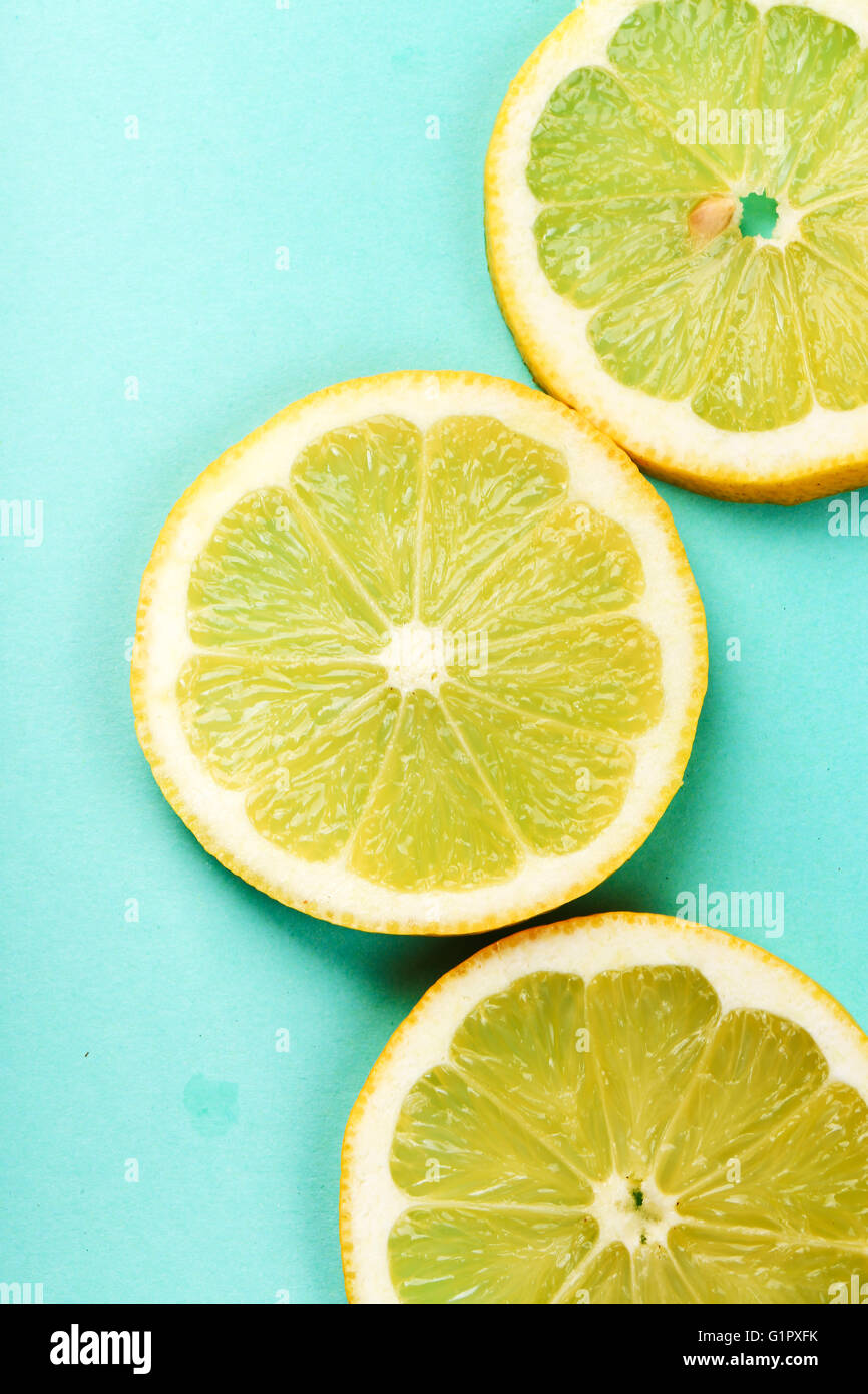 Circles of sliced lemon hi-res stock photography and images - Alamy