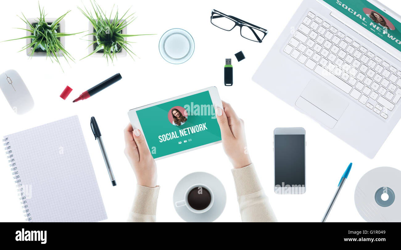 Online user interface hi-res stock photography and images - Alamy