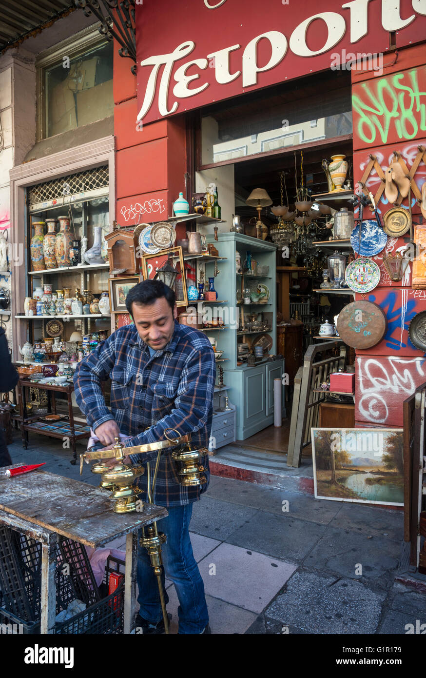 Antique shopping in athens hi-res stock photography and images - Alamy