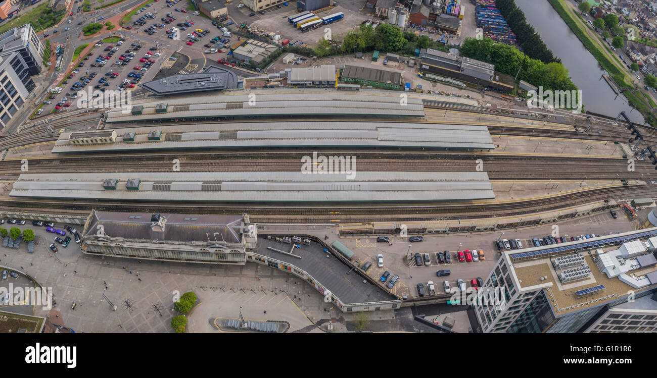 Gwr trains cardiff hi-res stock photography and images - Alamy