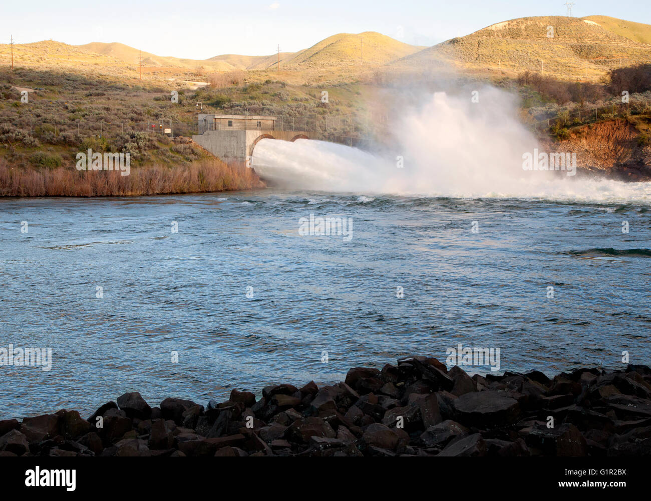 Earth Embankment Dam High Resolution Stock Photography and Images - Alamy