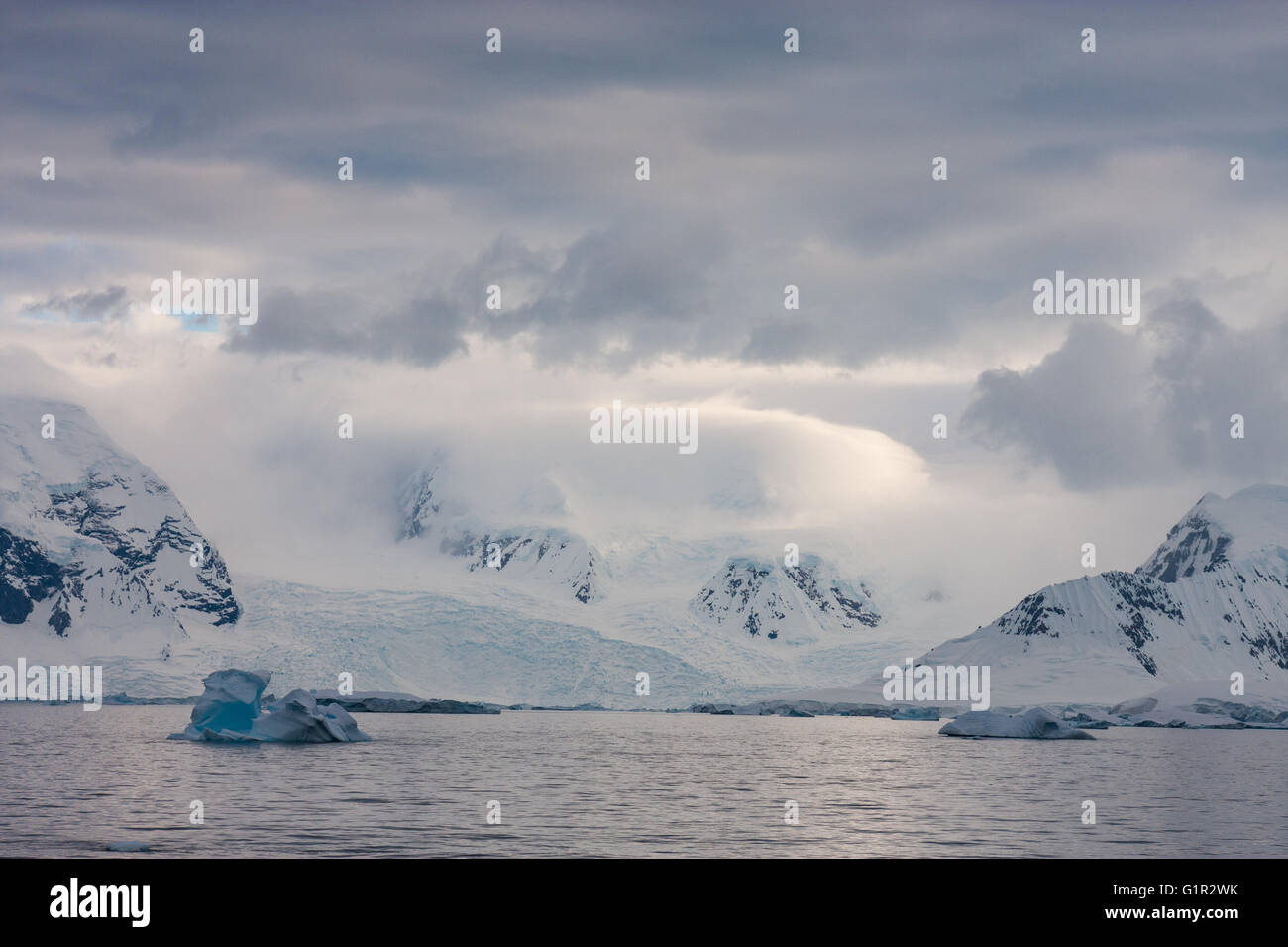 Antarctic cold desert hi-res stock photography and images - Alamy
