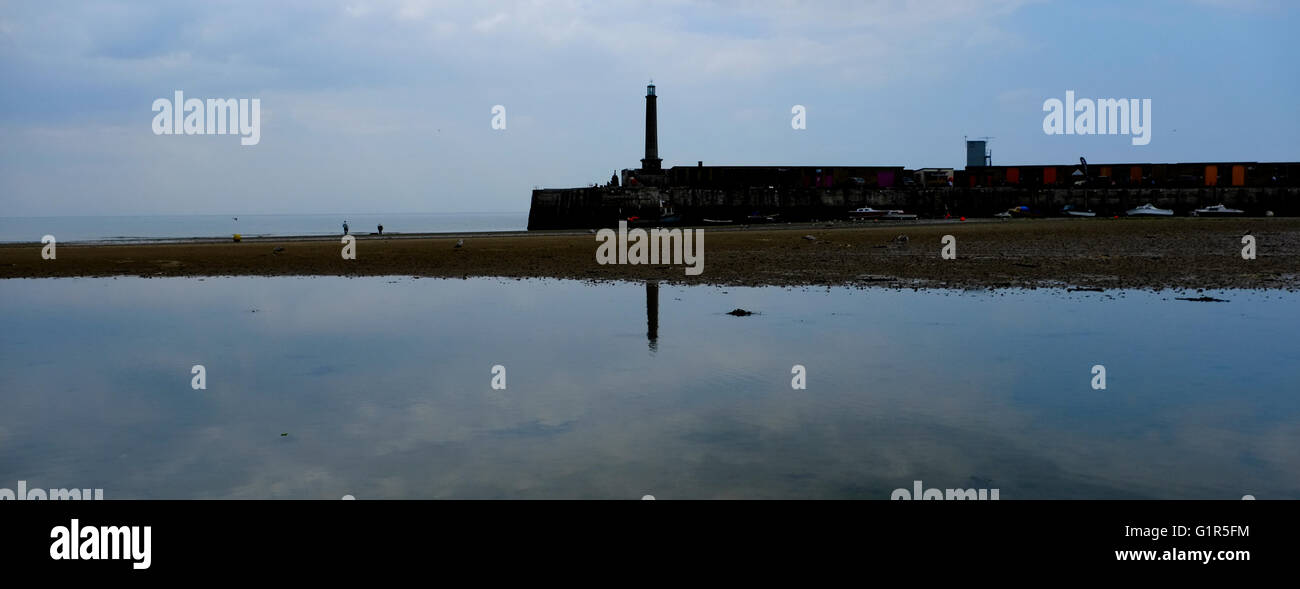 Margate harbour kent lighthouse hi-res stock photography and images - Alamy
