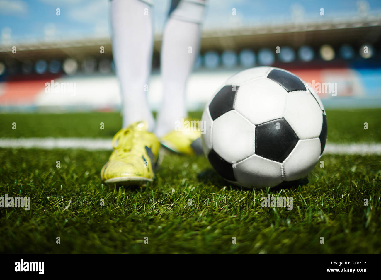 Foot game hi-res stock photography and images - Alamy