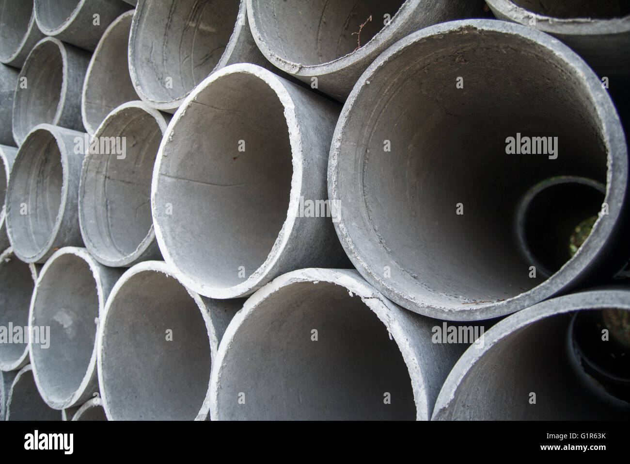 Concreate Pipe, End View Stock Photo - Alamy
