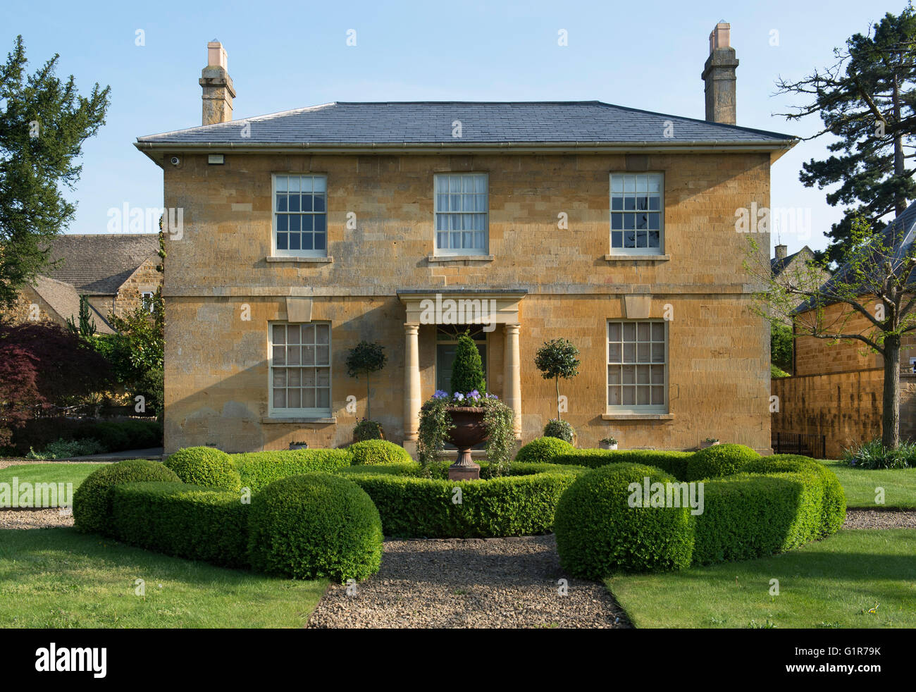 Traditional cotswolds building hi-res stock photography and images - Alamy