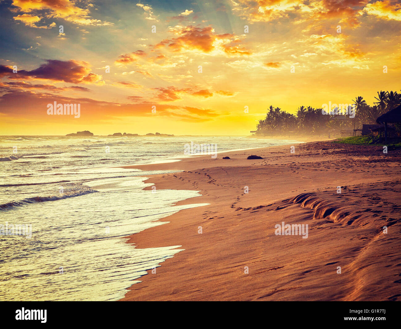 Faded beach scene hi-res stock photography and images - Alamy