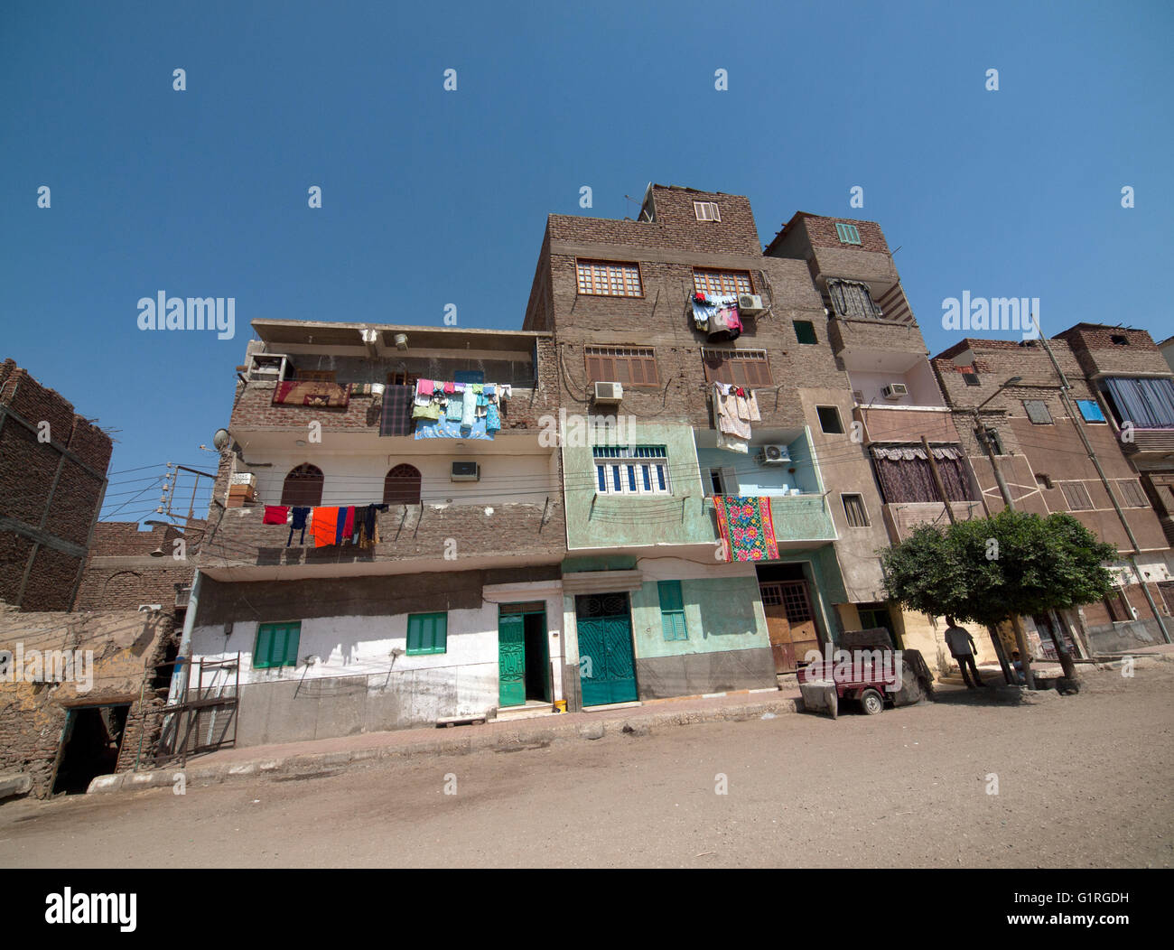 Egyptian city streets hi-res stock photography and images - Alamy
