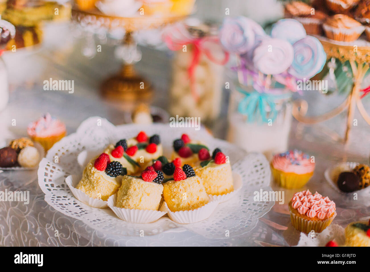 Buffet sweet bar hi-res stock photography and images - Alamy