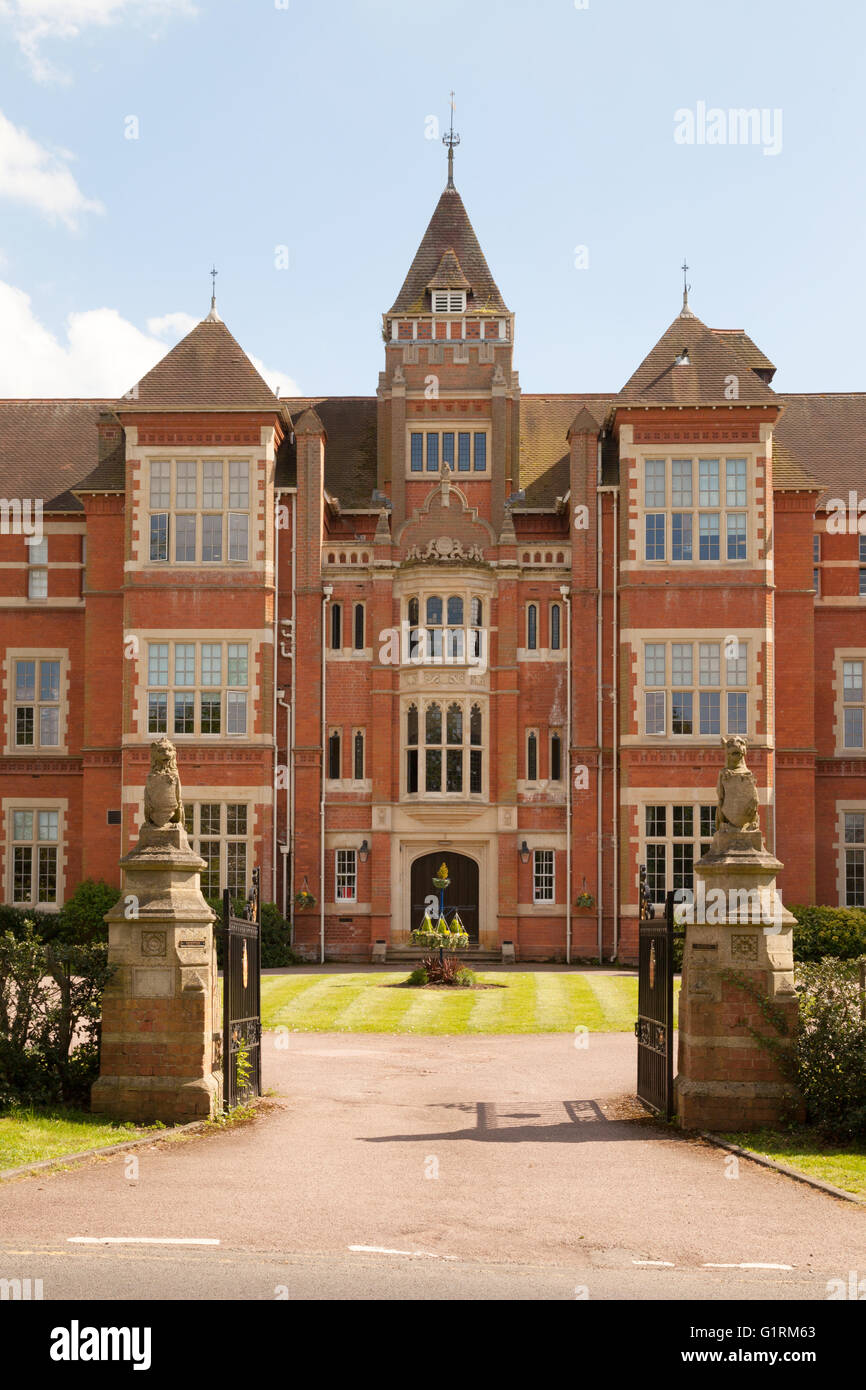 Boys private school hi-res stock photography and images - Alamy