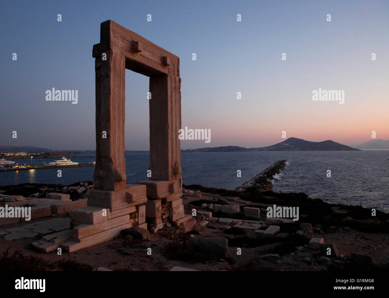 Portara Naxos - Temple of Apollo, at sunset, Apollo's Portal, Naxos ...