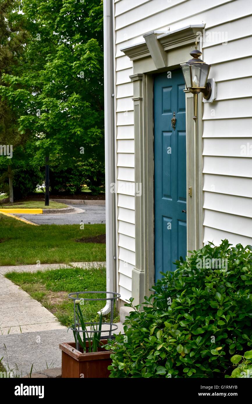 Entrance residential house door hi-res stock photography and images - Alamy