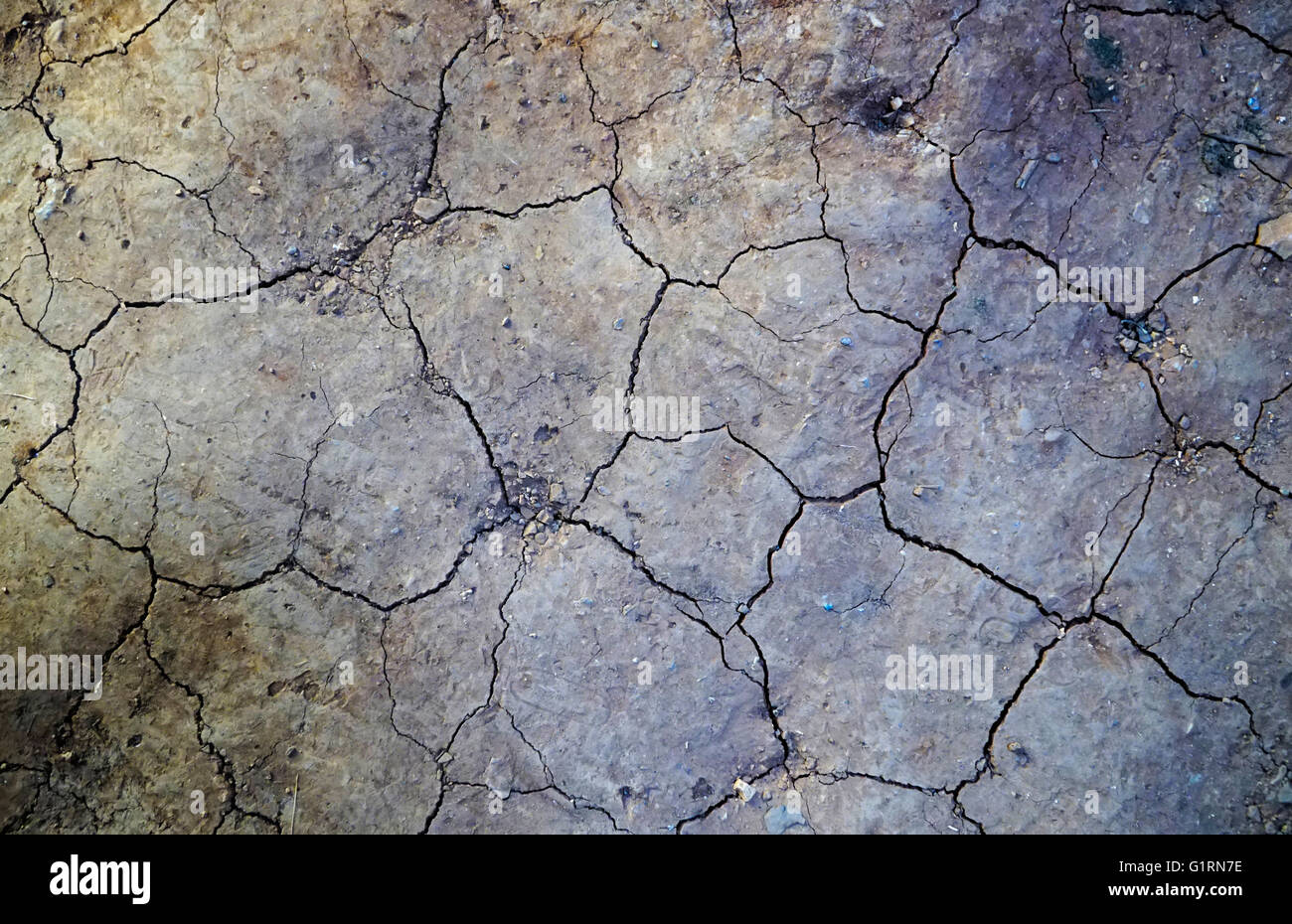 cracked dry ground due to drought in Australia Stock Photo - Alamy