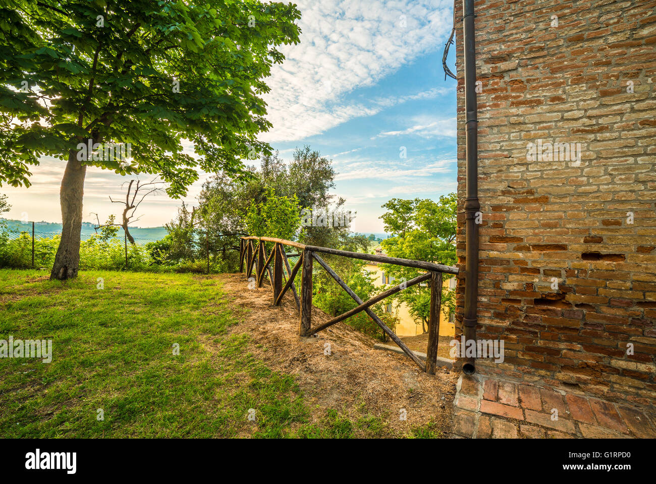 Medieval italian village hi-res stock photography and images - Alamy