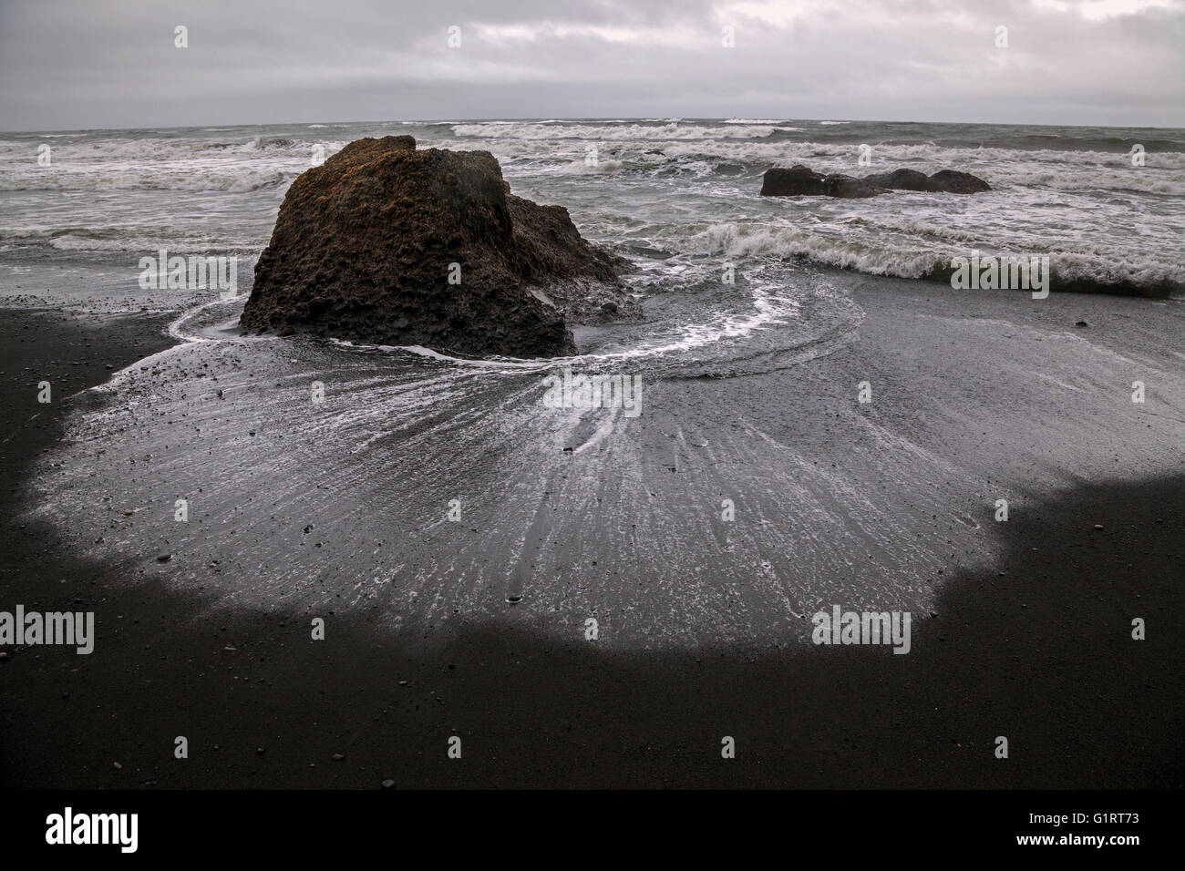 Lava beach and disturbed sea, Vik, Iceland Stock Photo - Alamy