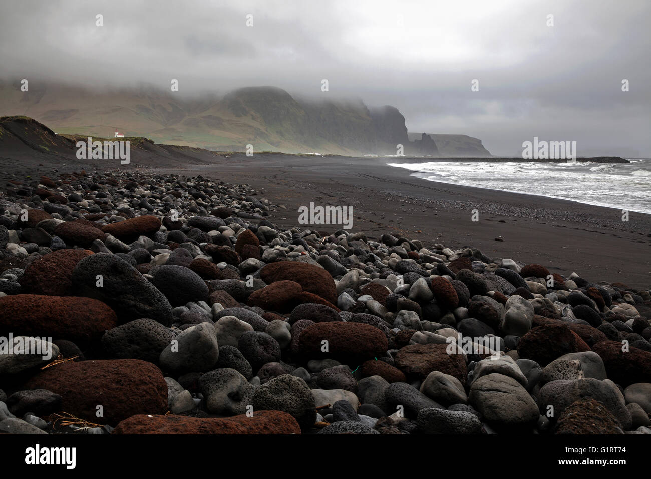 Vik volcanic beach hi-res stock photography and images - Alamy