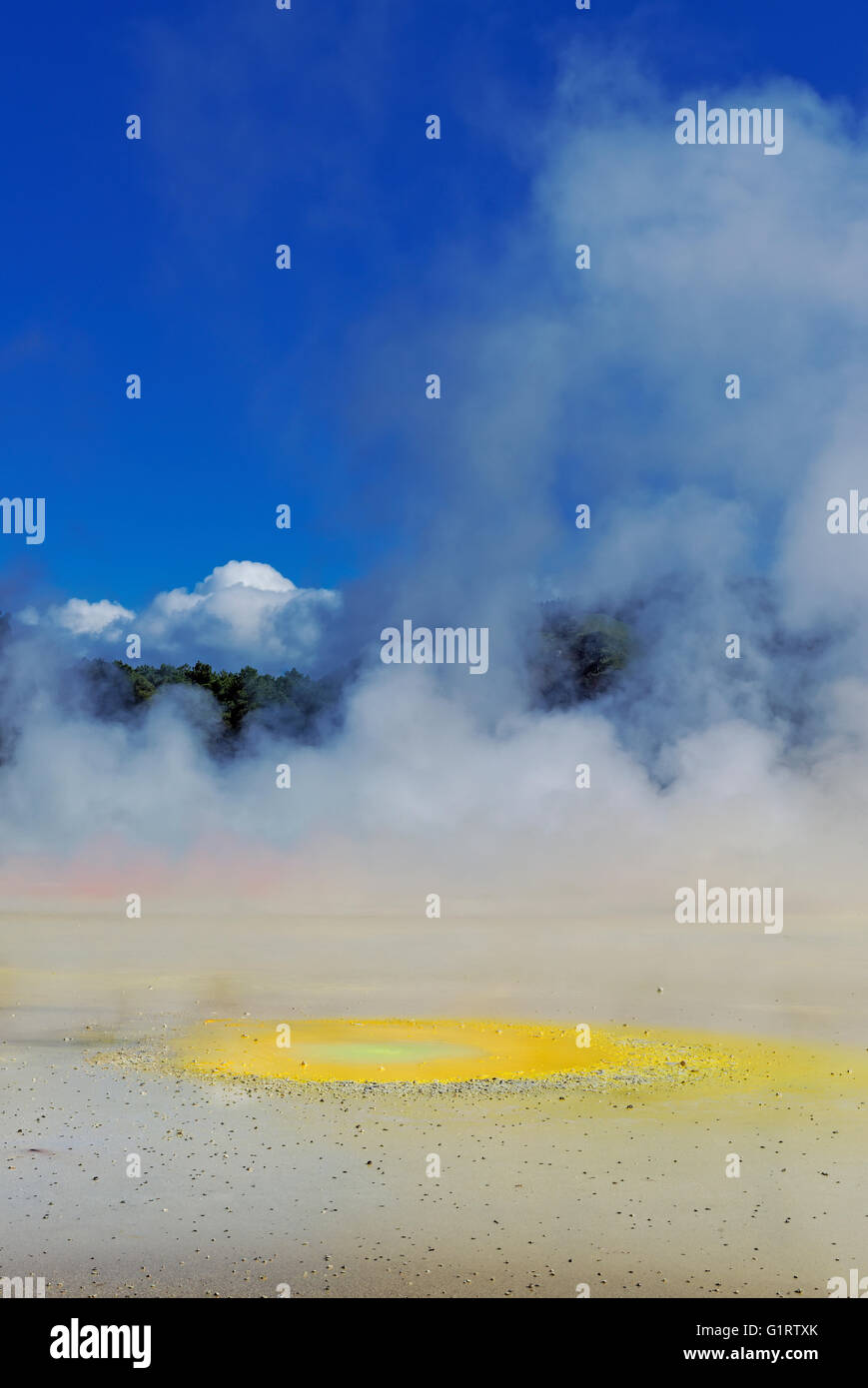 Sulfur hot spring water volcanic High Resolution Stock Photography and ...