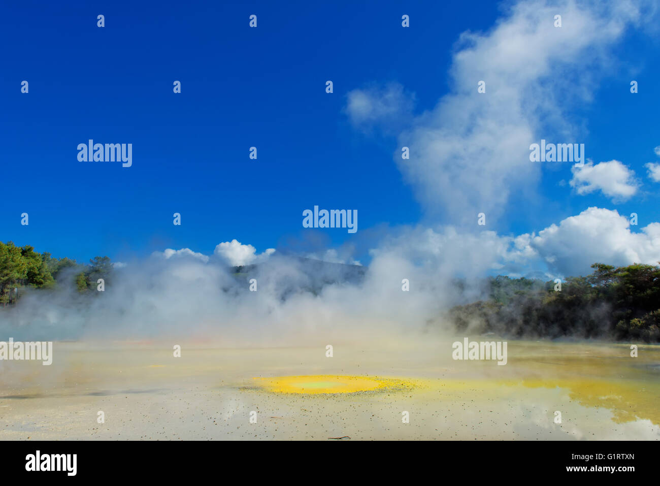 Sulfur hot spring water volcanic High Resolution Stock Photography and ...