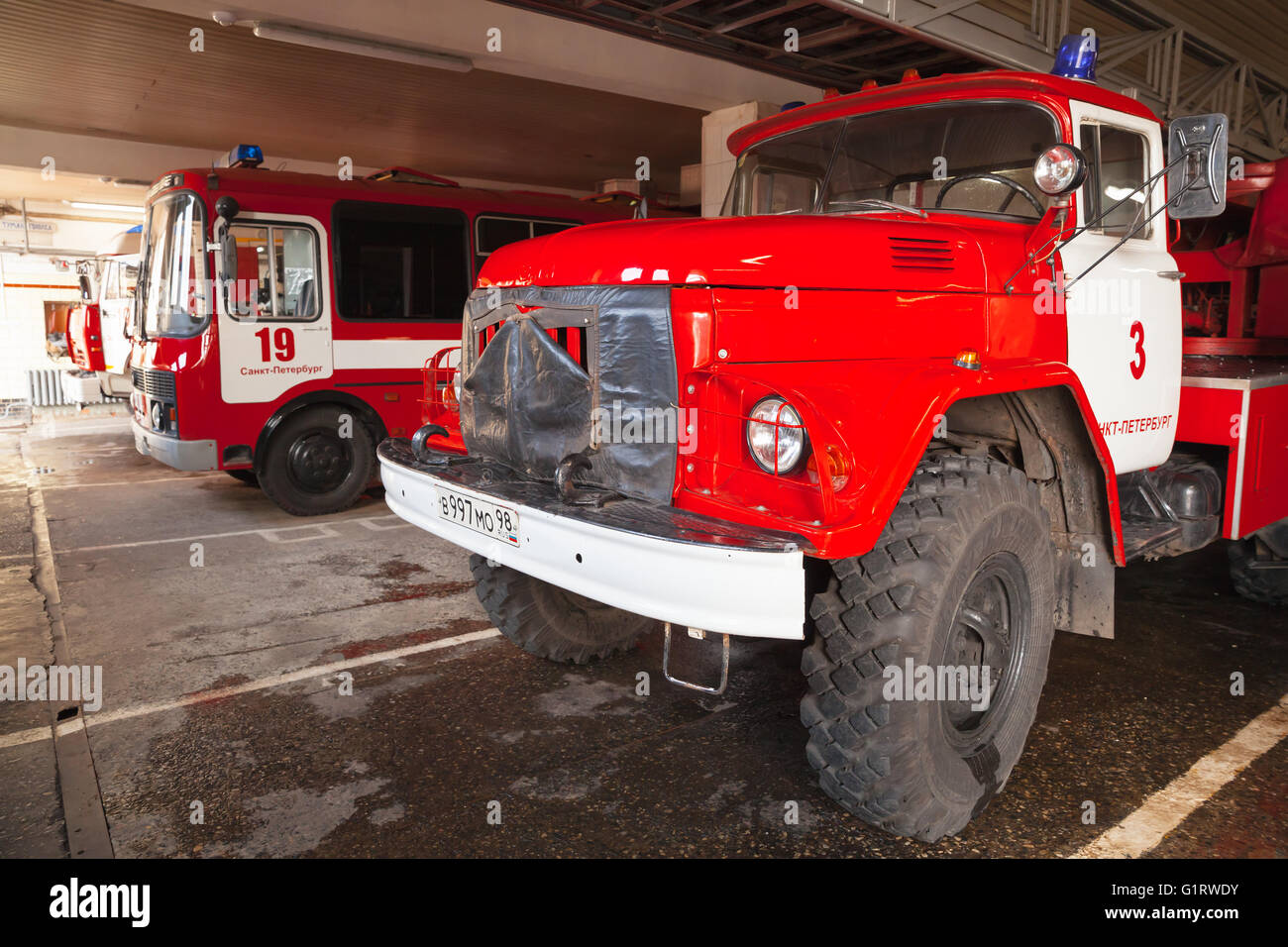Zil 131 hi-res stock photography and images - Alamy