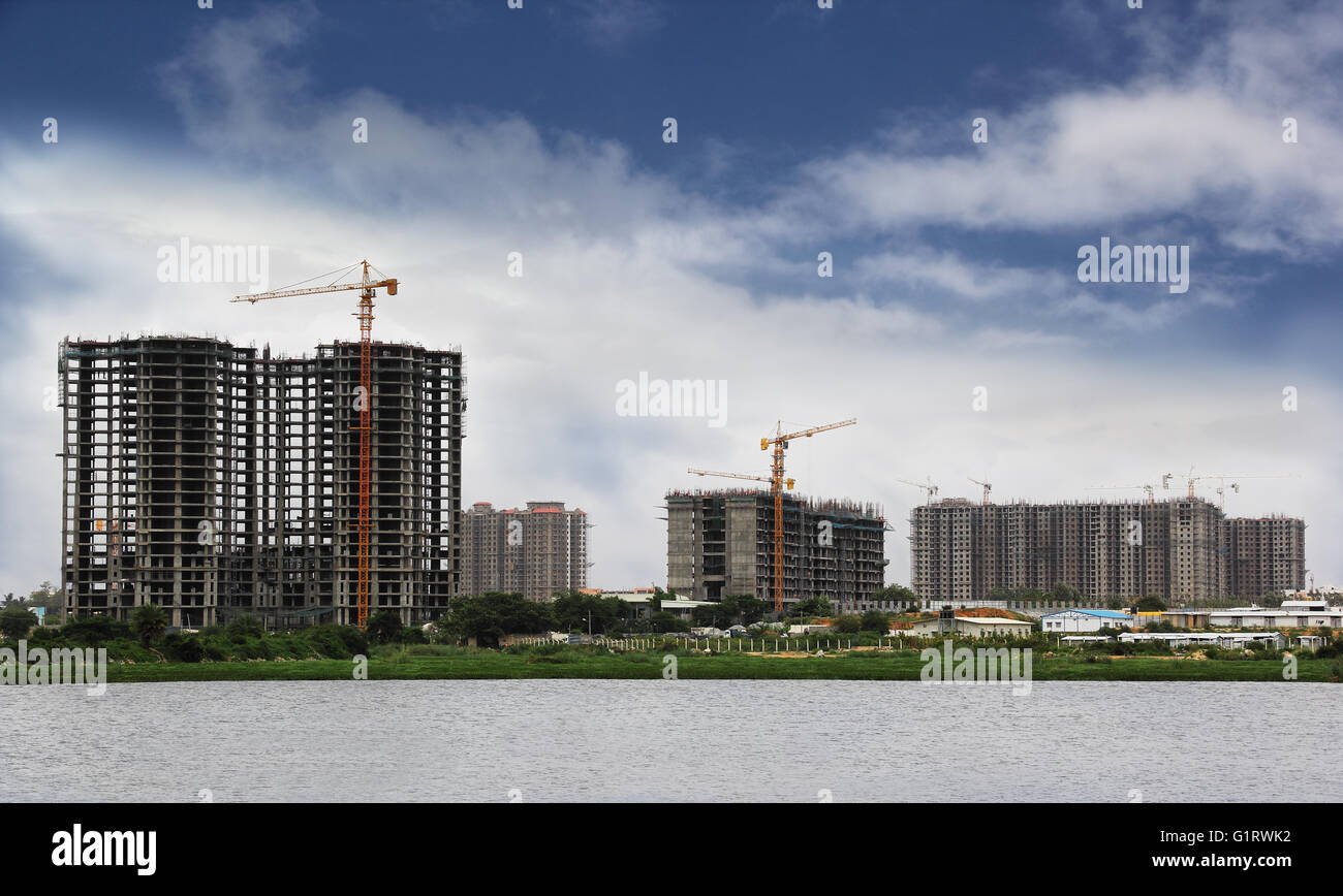 High-rise building construction employing modern construction methods ...