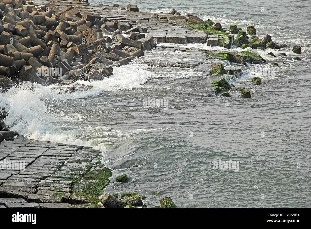 Concrete structure wave barrier hi-res stock photography and images - Alamy