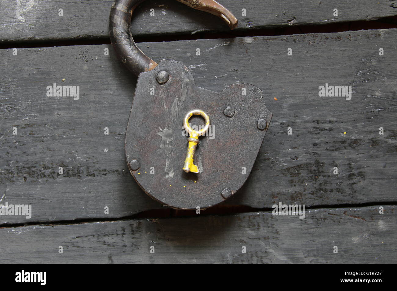 Open vintage padlock old hi-res stock photography and images - Alamy