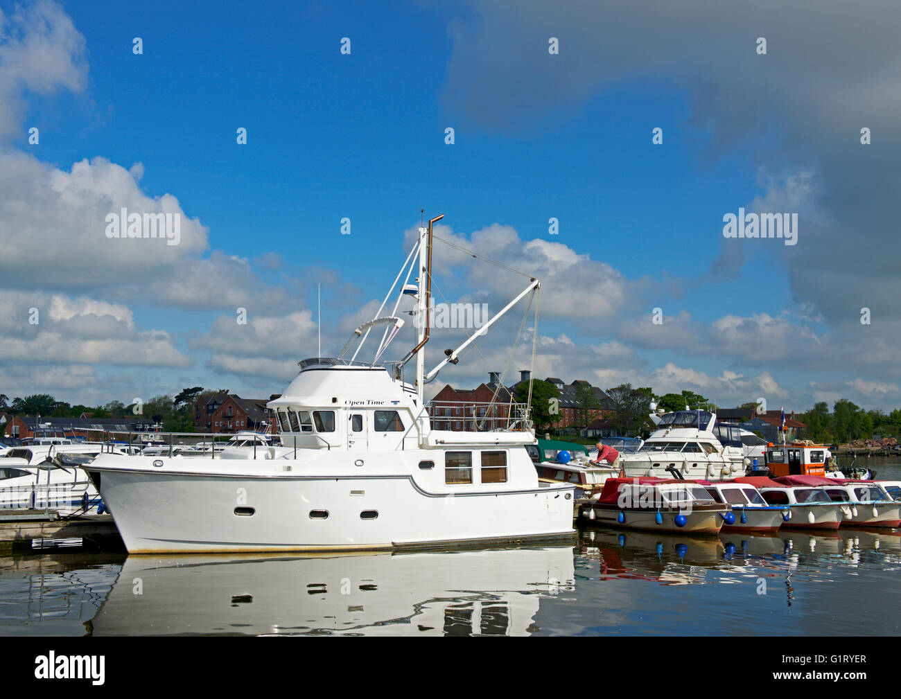 Oulton broad pier hi-res stock photography and images - Alamy