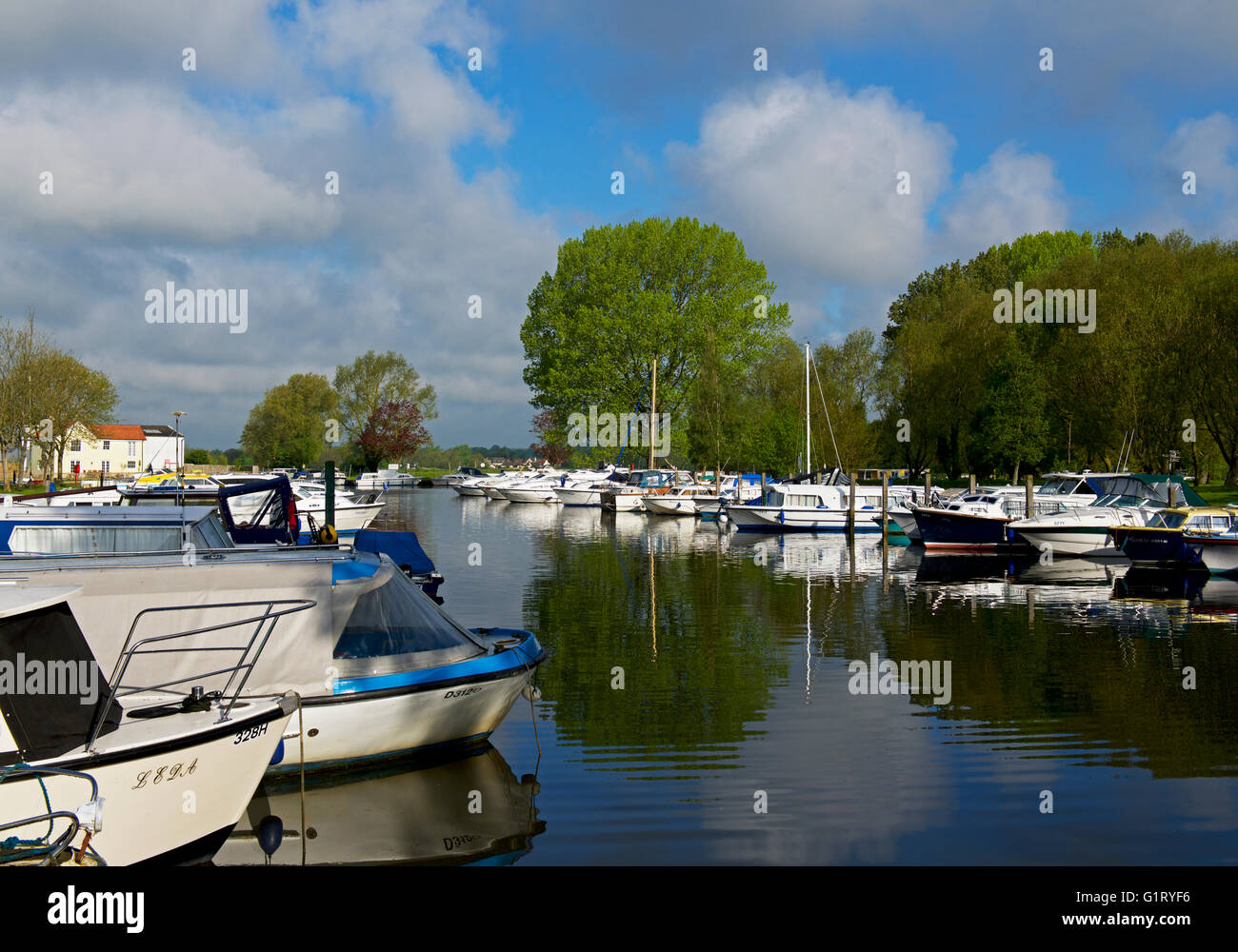River waveney beccles suffolk uk hi-res stock photography and images ...