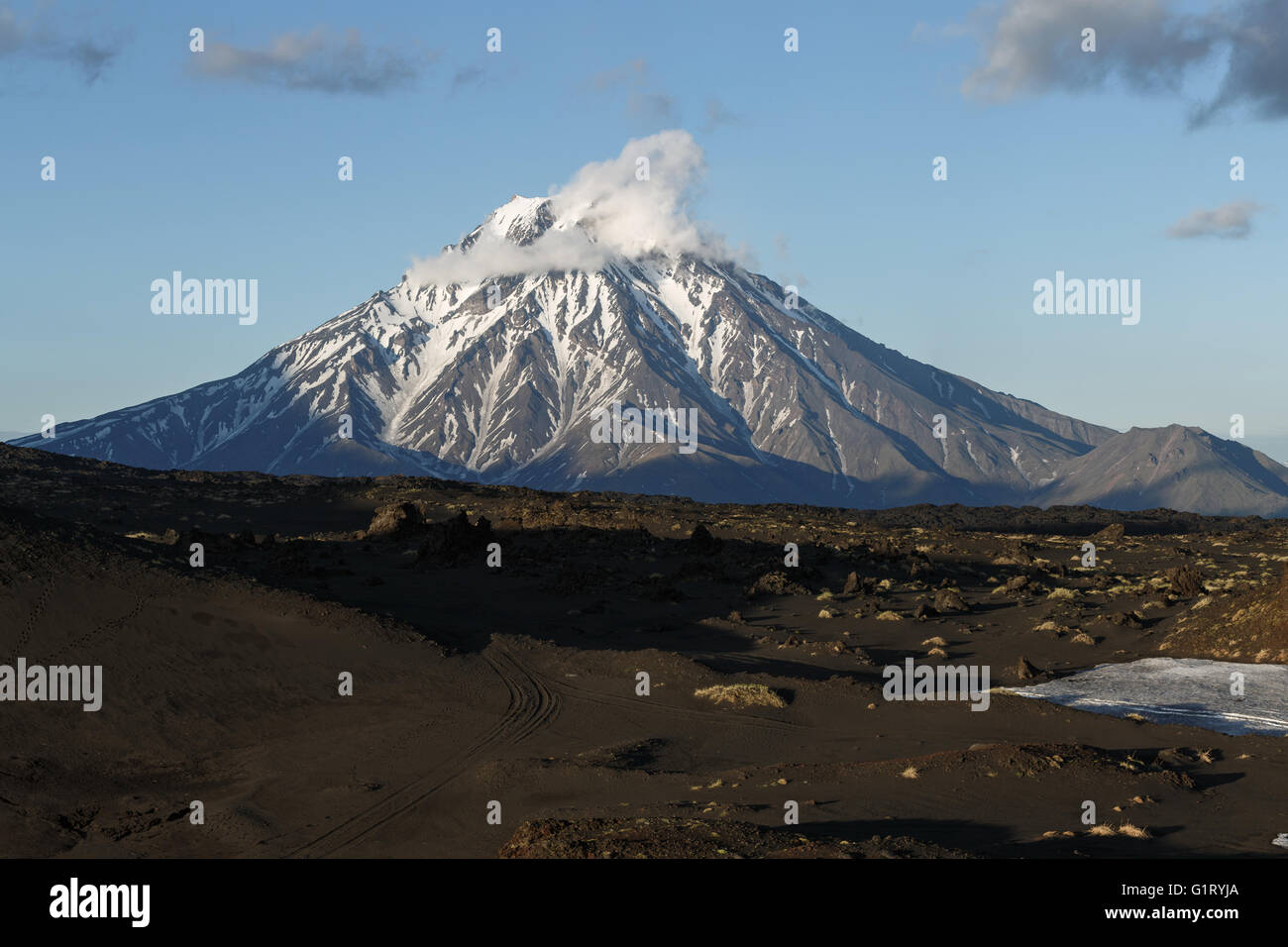 Bolshaya udina volcano hi-res stock photography and images - Alamy