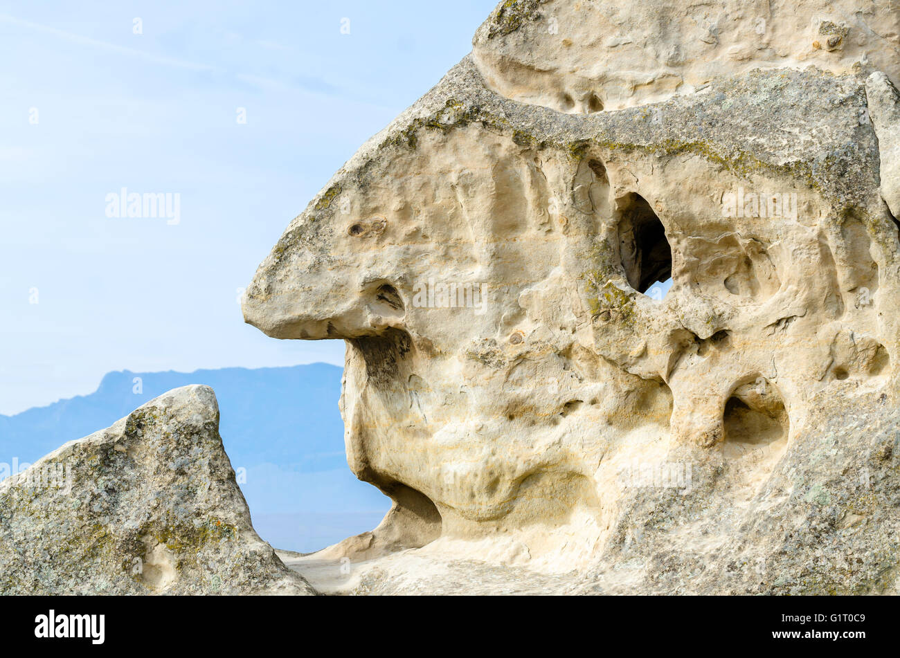 Mountaineer on rock face hi-res stock photography and images - Alamy