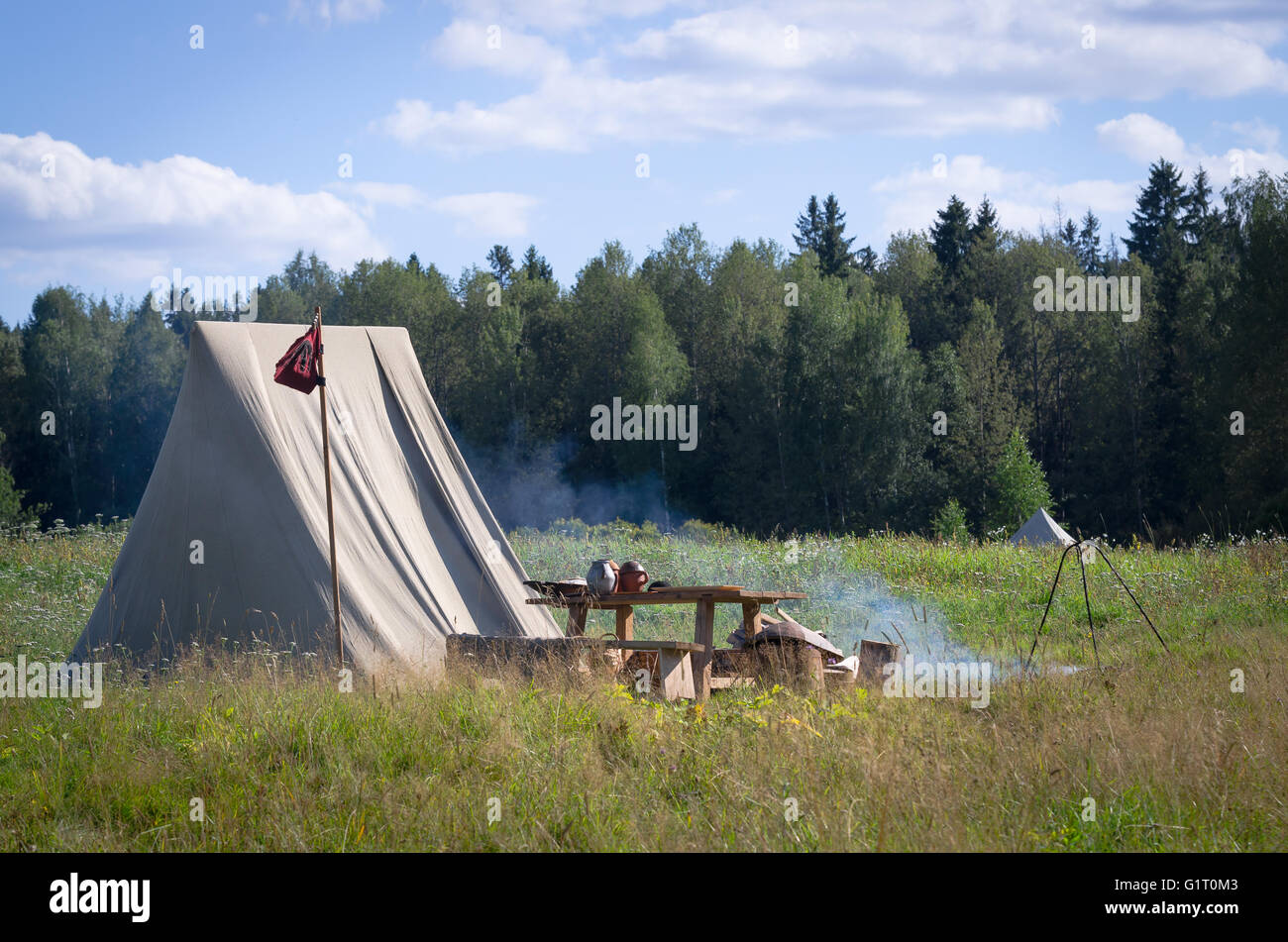 Medieval camp hi-res stock photography and images - Alamy