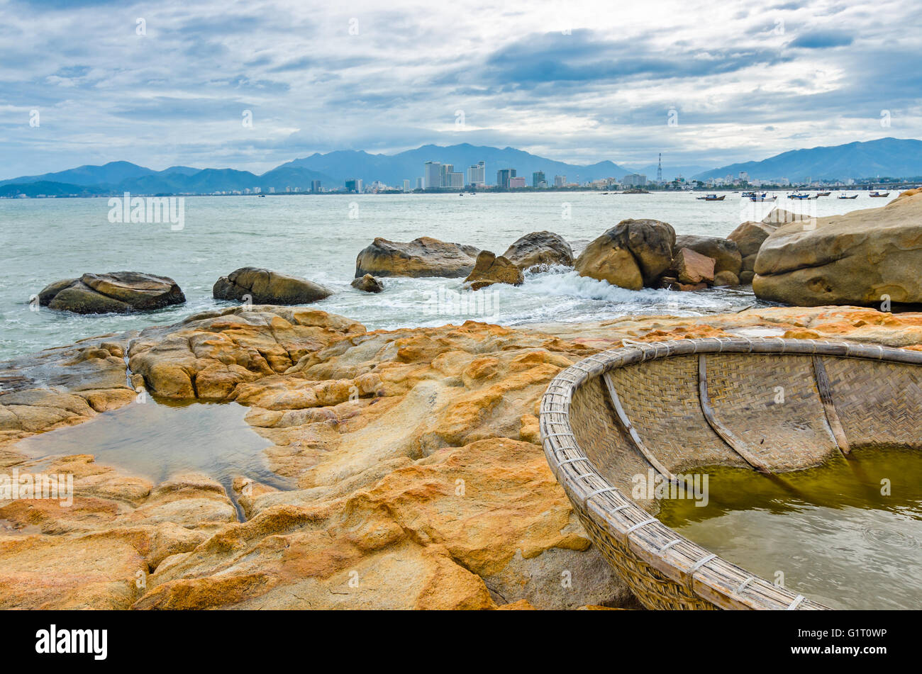 Bay of the coracle hi-res stock photography and images - Alamy