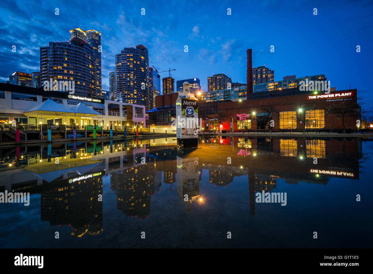 Harbourfront centre hi-res stock photography and images - Alamy