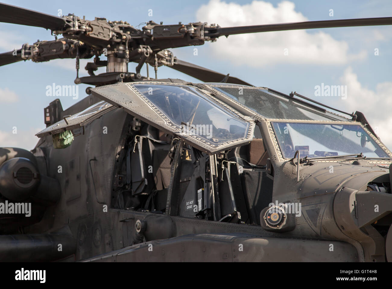 longbow apache ah 64 attack helicopter Stock Photo - Alamy longbow apache ah 64 attack helicopter Stock Photo - Alamy