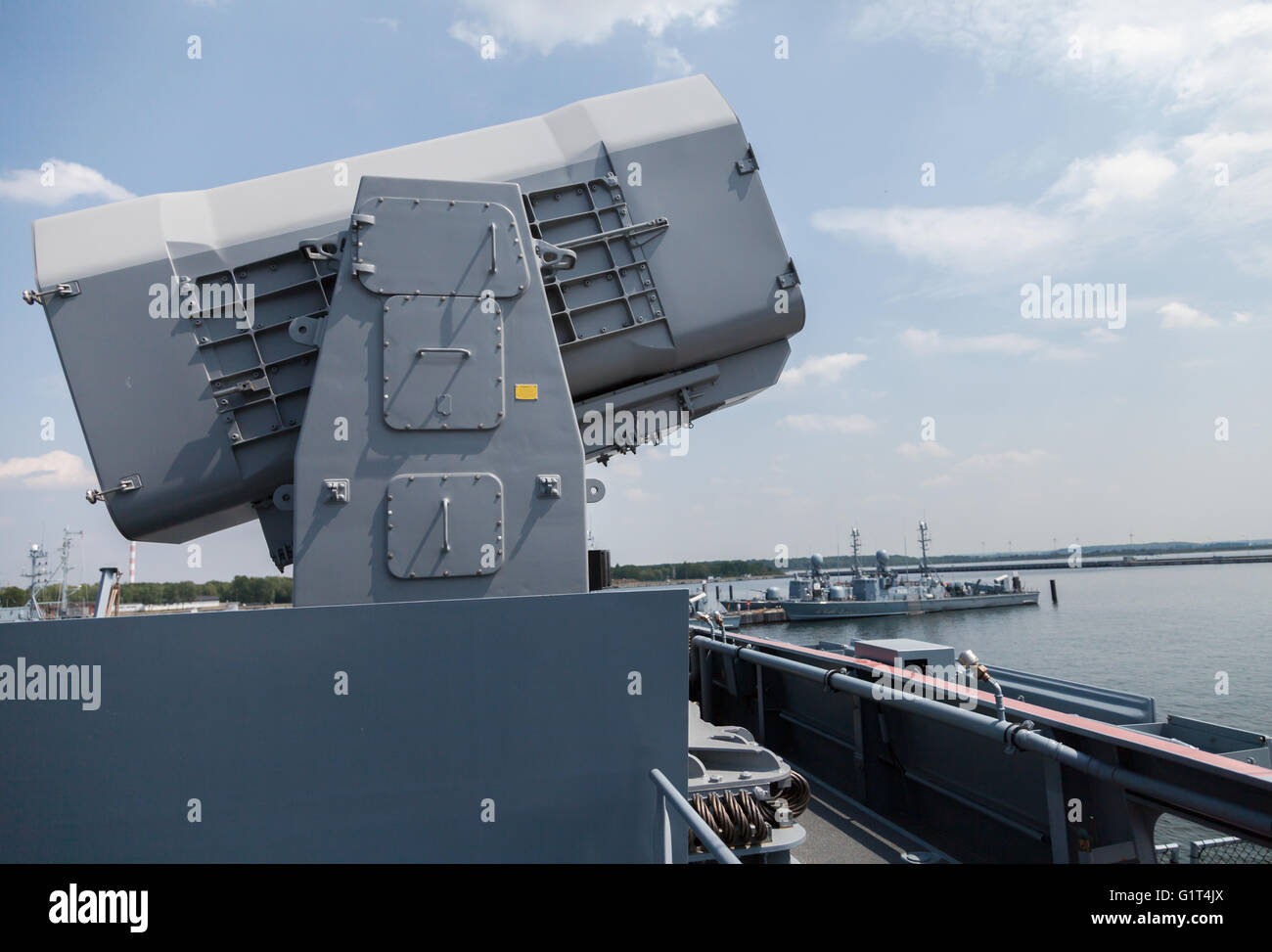 Rolling airframe missile hi-res stock photography and images - Alamy