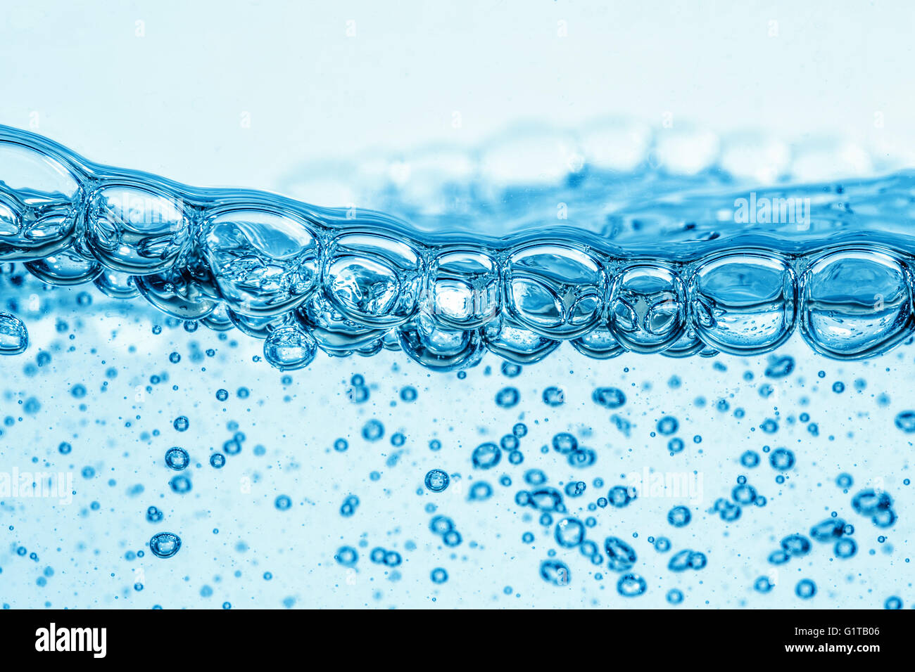 Many bubbles in water close up, abstract water wave with bubbles Stock ...