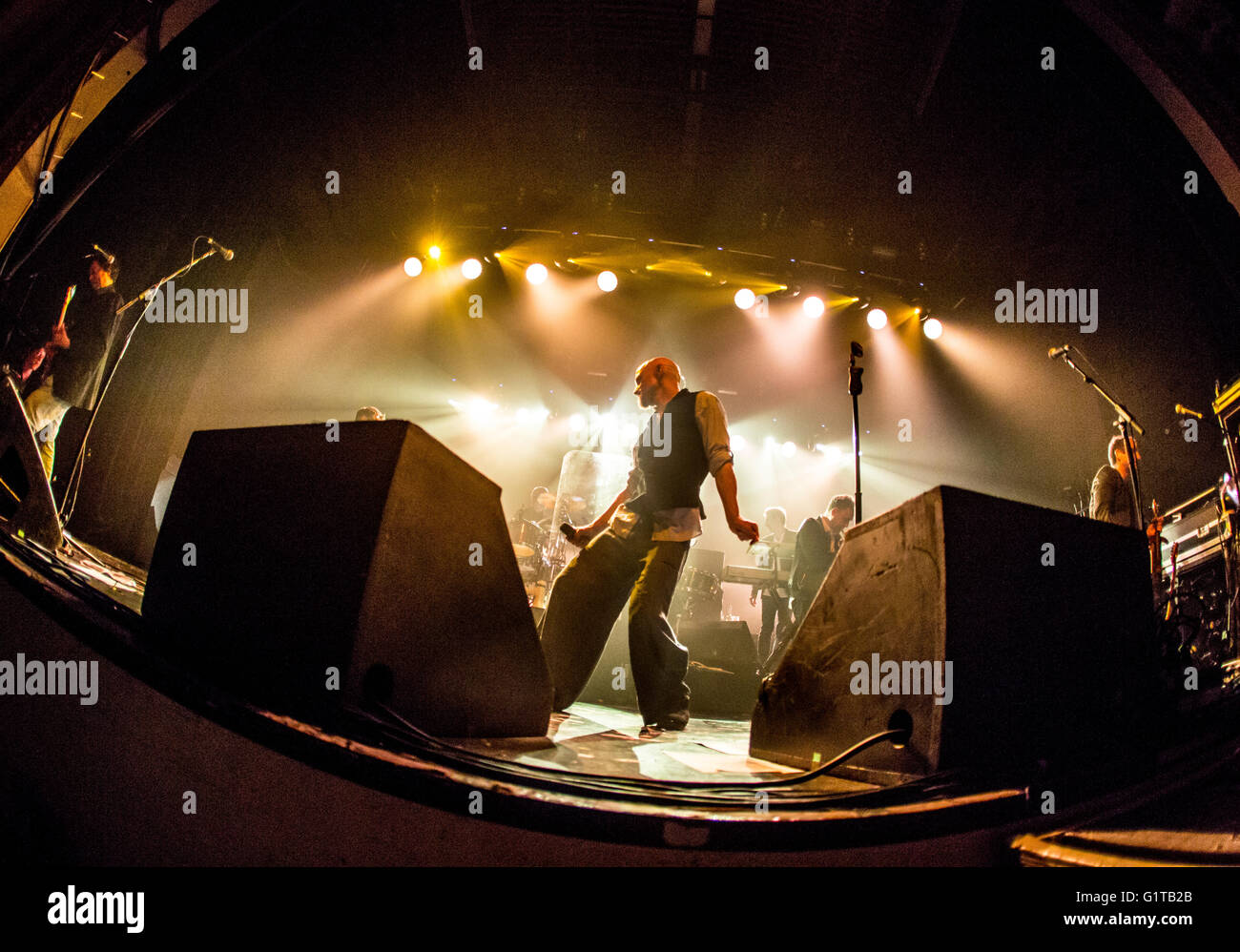 James tim booth crowd surfing hi-res stock photography and images - Alamy