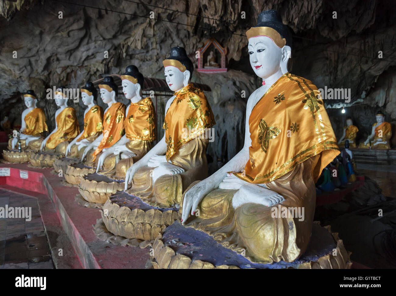 Buddha statues, Bayint Nyi (Bayin Gyi Gu or Begyinni) cave temple and ...