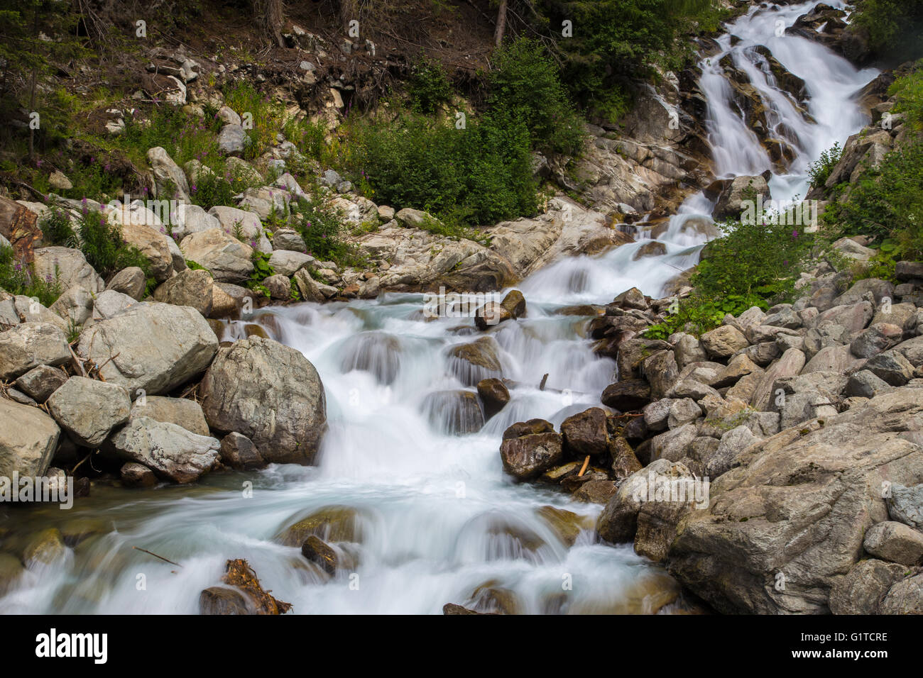Stone water waterfall hi-res stock photography and images - Alamy