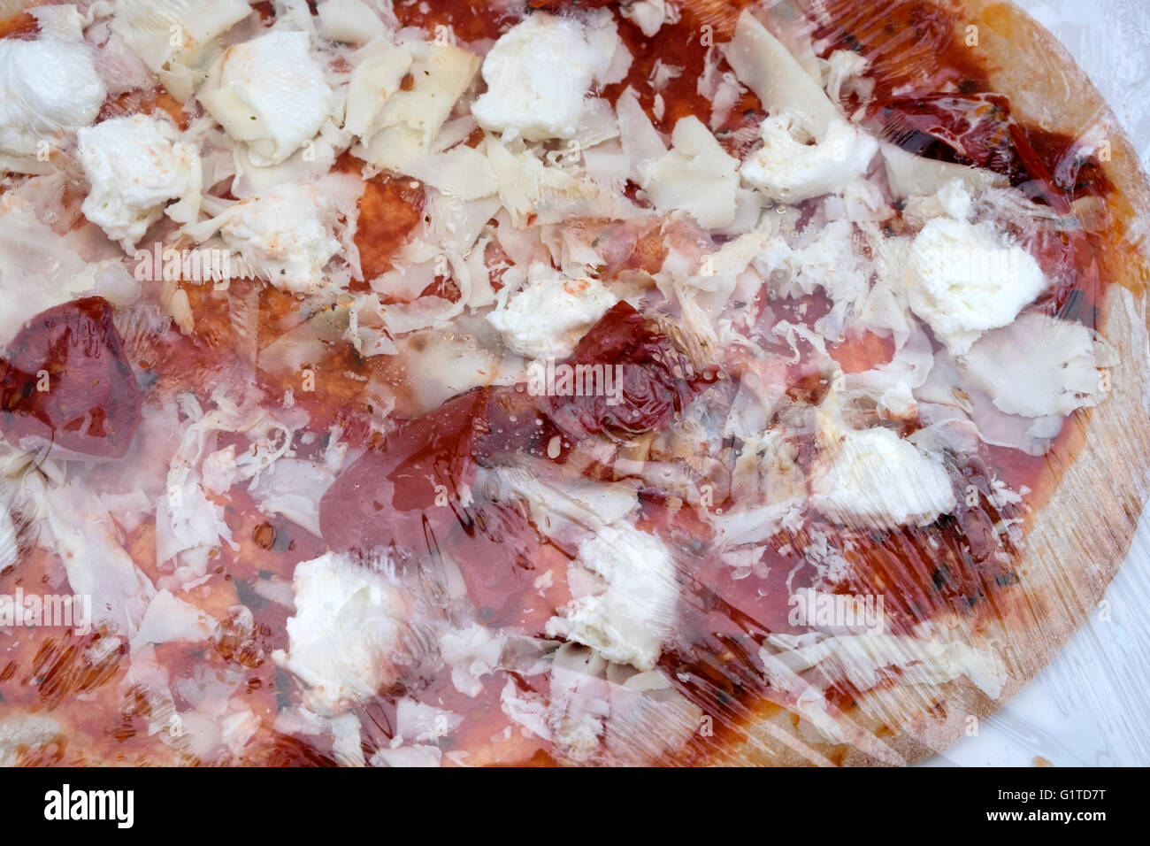 Frozen pizzas hi-res stock photography and images - Alamy