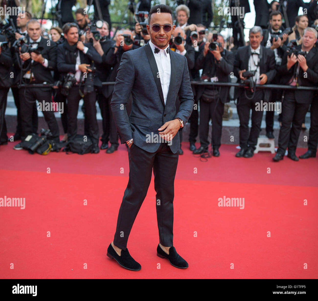Lewis Hamilton F1 Driver La Fille Inconnue. Premiere 69 Th Cannes Film ...