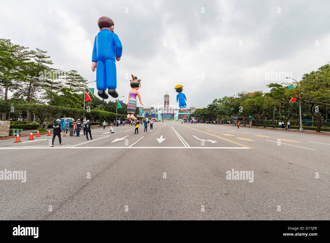 Big human shaped balloons float over Ketagalan Boulevard in front of ...